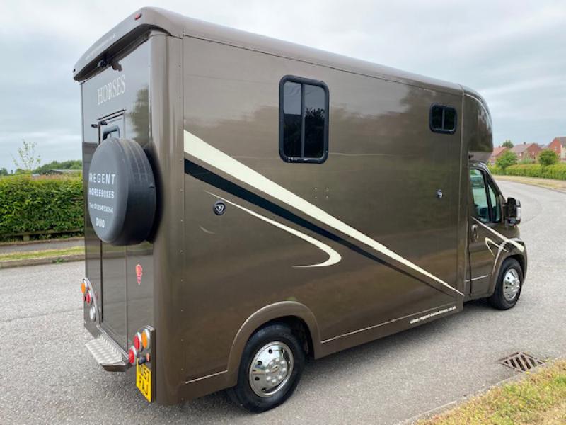 T - Horseboxseller - Horse Box 23-572"